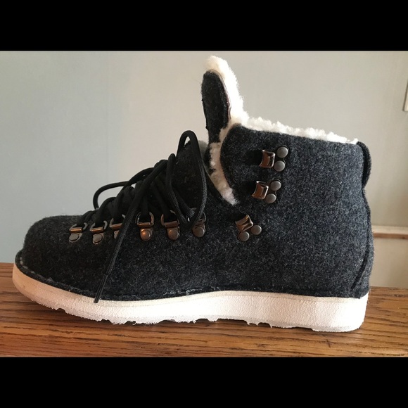 Vibram | Shoes | Cozy Shearling Made In Italy Vibram Winter Boots ...